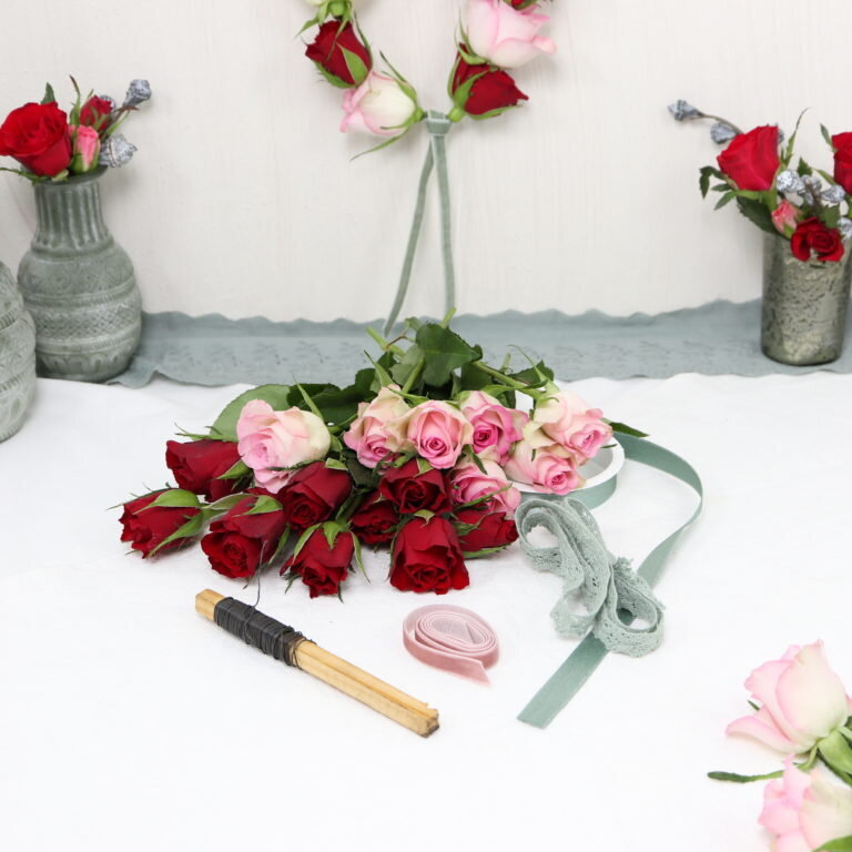 DIY | Red and White Roses Wreath