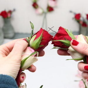 DIY | Red and White Roses Wreath